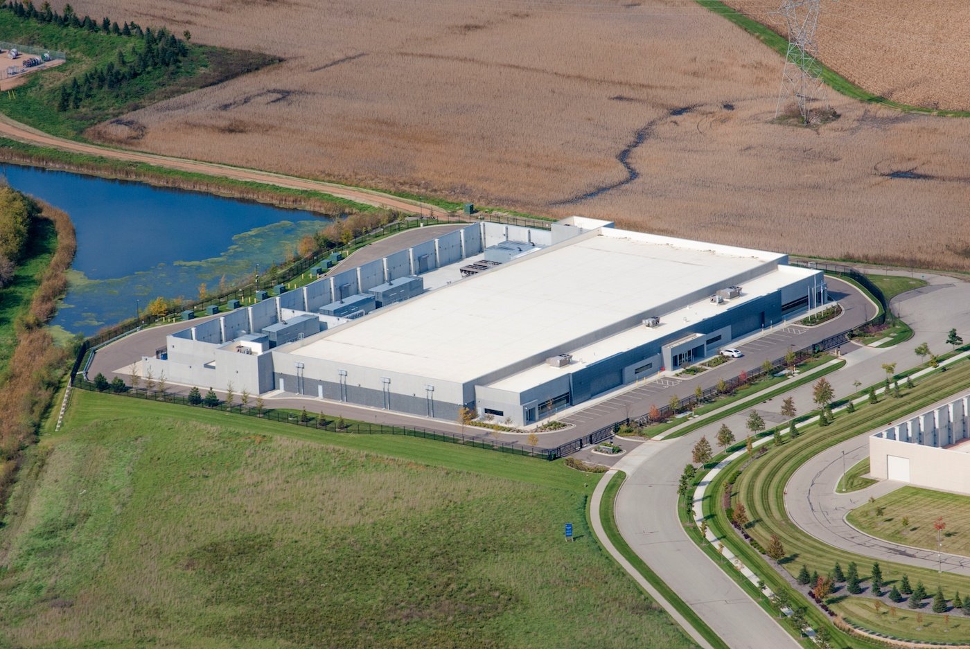 Roofing Systems for Data Centers | FiberTite